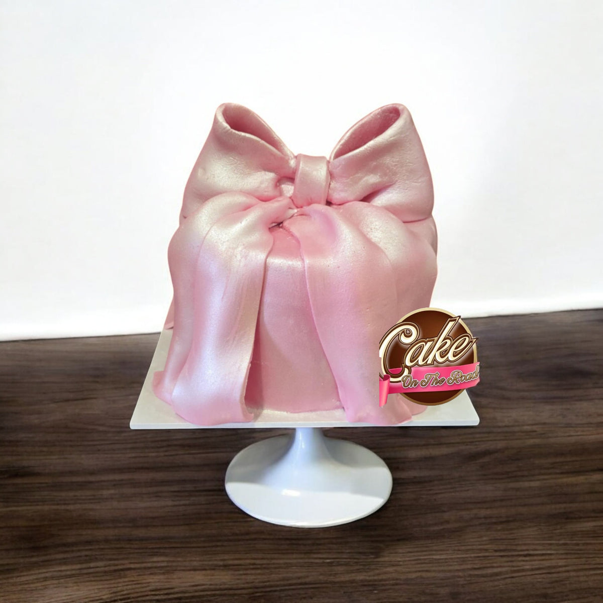 Shiny Pink Bow Cake – Cake On The Road